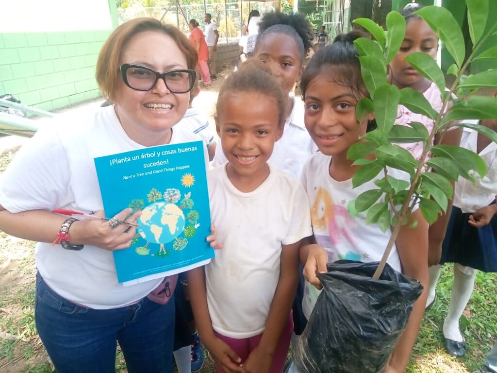 Partner Spotlight: Support Roatan - Trees That Feed Foundation